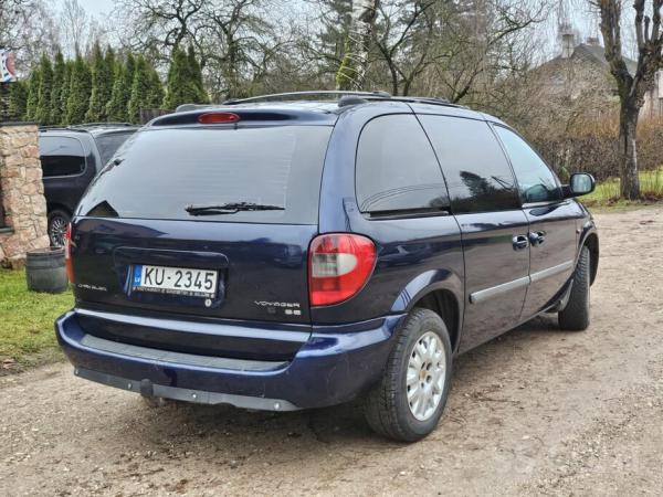 Blue Chrysler Voyager 2006 in Ogre, with an engine capacity of 3.30 L and mileage of 332 thousand km for 2500 €, photo 4 on AUTOMOTO.COM.LV