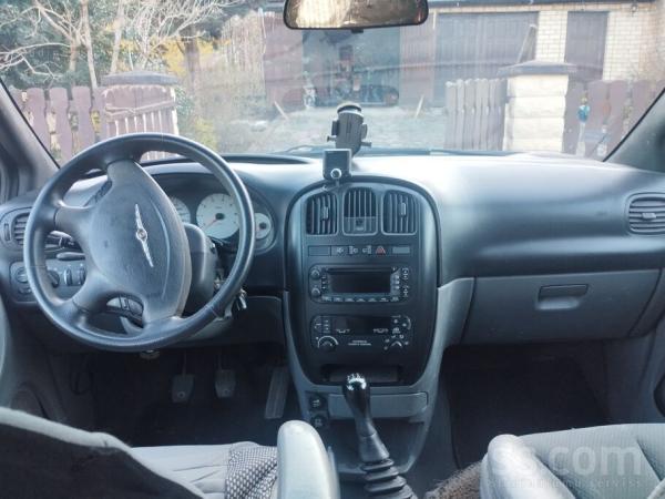 Blue Chrysler Voyager 2006 in Jelgava, with an engine capacity of 2.40 L and mileage of 0 thousand km for 700 €, photo 7 on AUTOMOTO.COM.LV