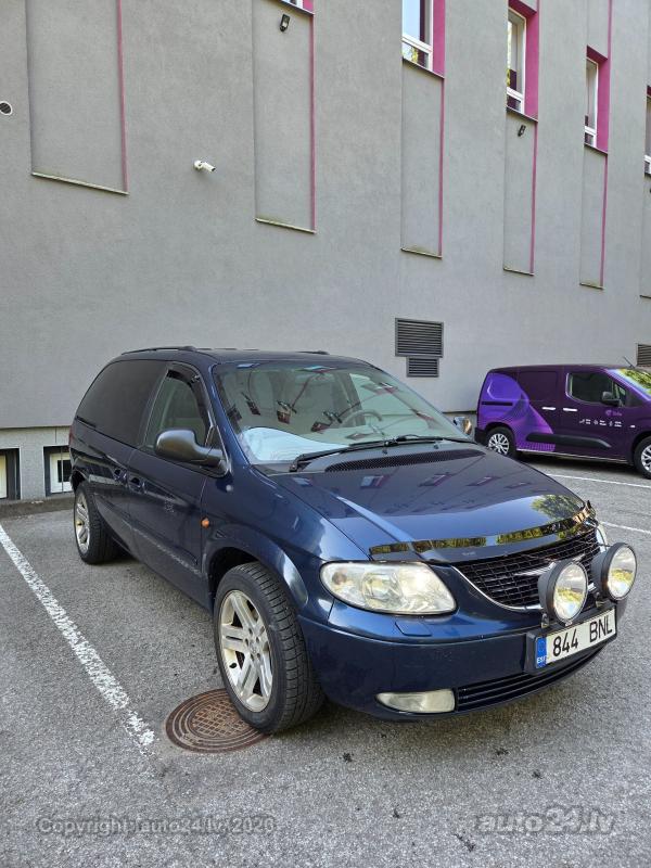 Blue Chrysler Voyager 2001 in Tallinn, with an engine capacity of 2.50 L and mileage of 337 thousand km for 2000 €, photo 2 on AUTOMOTO.COM.LV