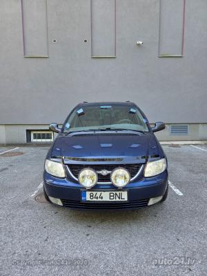 Zils Chrysler Voyager 2001 Tallina, ar dzinēja tilpumu 2.50 L un nobraukumu 337 tūkst. km par 2000 €, foto 4 vietnē AUTOMOTO.COM.LV