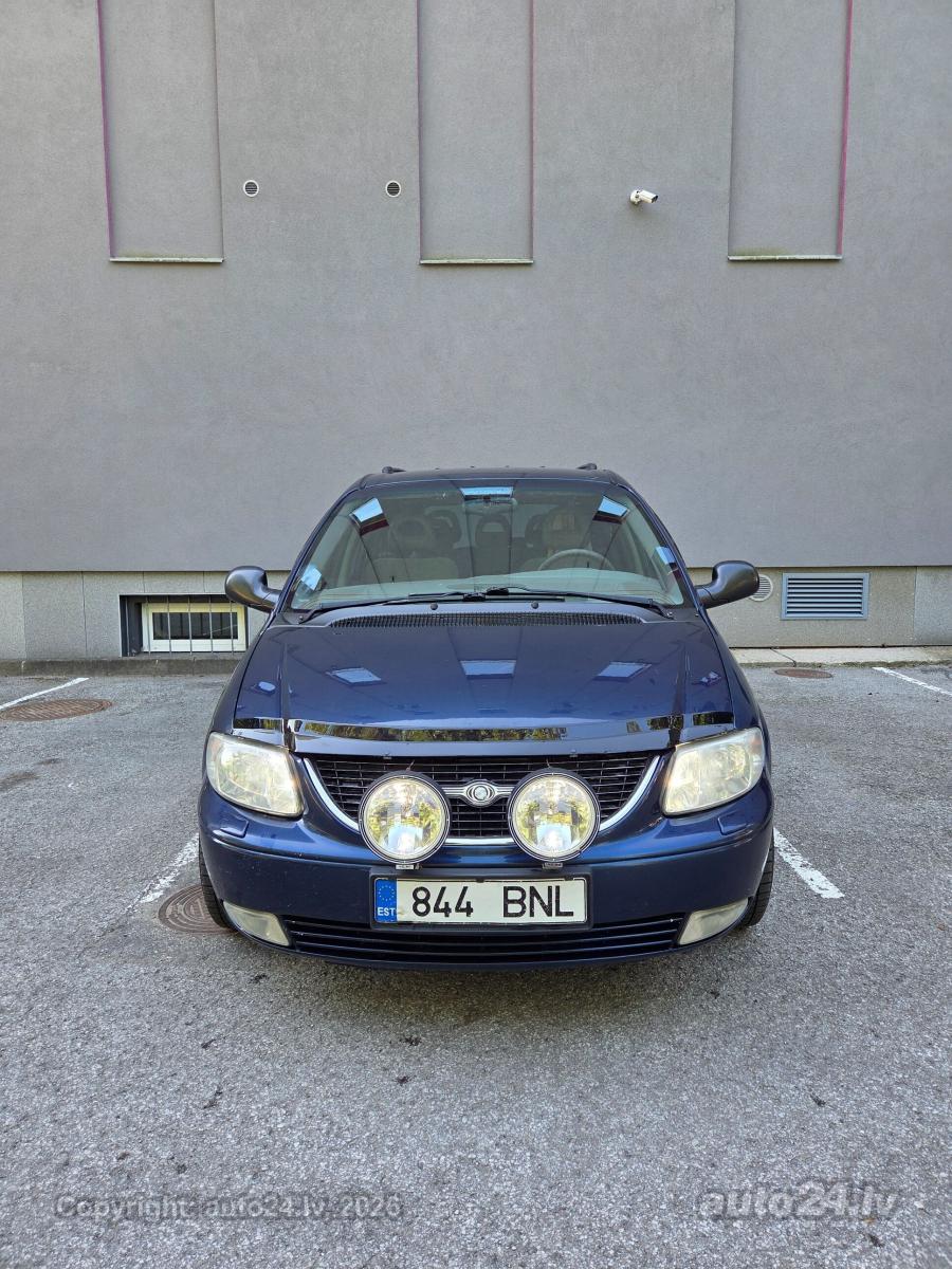 Zils Chrysler Voyager 2001 Tallina, ar dzinēja tilpumu 2.50 L un nobraukumu 337 tūkst. km par 2000 €, foto 4 vietnē AUTOMOTO.COM.LV