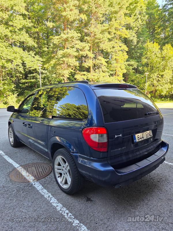 Blue Chrysler Voyager 2001 in Tallinn, with an engine capacity of 2.50 L and mileage of 337 thousand km for 2000 €, photo 5 on AUTOMOTO.COM.LV