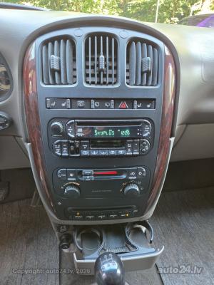 Zils Chrysler Voyager 2001 Tallina, ar dzinēja tilpumu 2.50 L un nobraukumu 337 tūkst. km par 2000 €, foto 17 vietnē AUTOMOTO.COM.LV