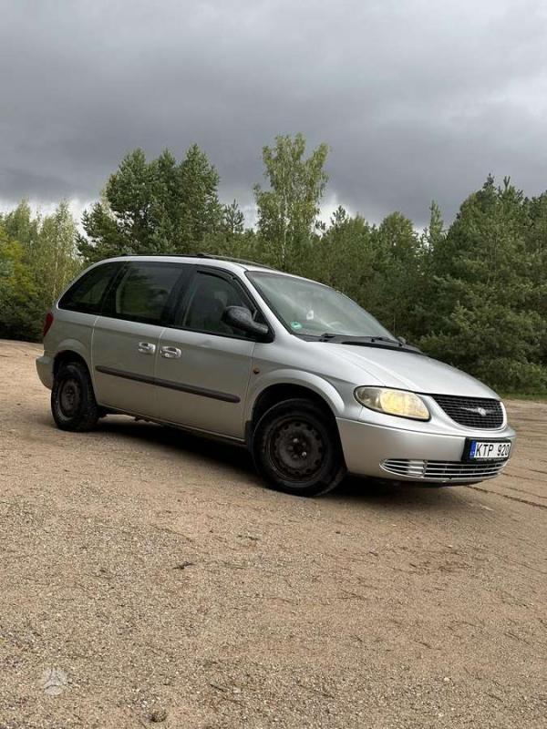 Chrysler Voyager 2001 Viļņa vietnē Brūns Chrysler Voyager 2001 Viļņa, ar dzinēja tilpumu 2.50 L un nobraukumu 450 tūkst. km par 1100 €, foto 3 vietnē AUTOMOTO.COM.LV