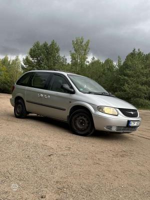 Brūns Chrysler Voyager 2001 Viļņa, ar dzinēja tilpumu 2.50 L un nobraukumu 450 tūkst. km par 1100 €, foto 3 vietnē AUTOMOTO.COM.LV