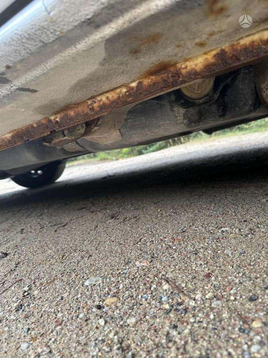 Brūns Chrysler Voyager 2001 Viļņa, ar dzinēja tilpumu 2.50 L un nobraukumu 450 tūkst. km par 1100 €, foto 5 vietnē AUTOMOTO.COM.LV