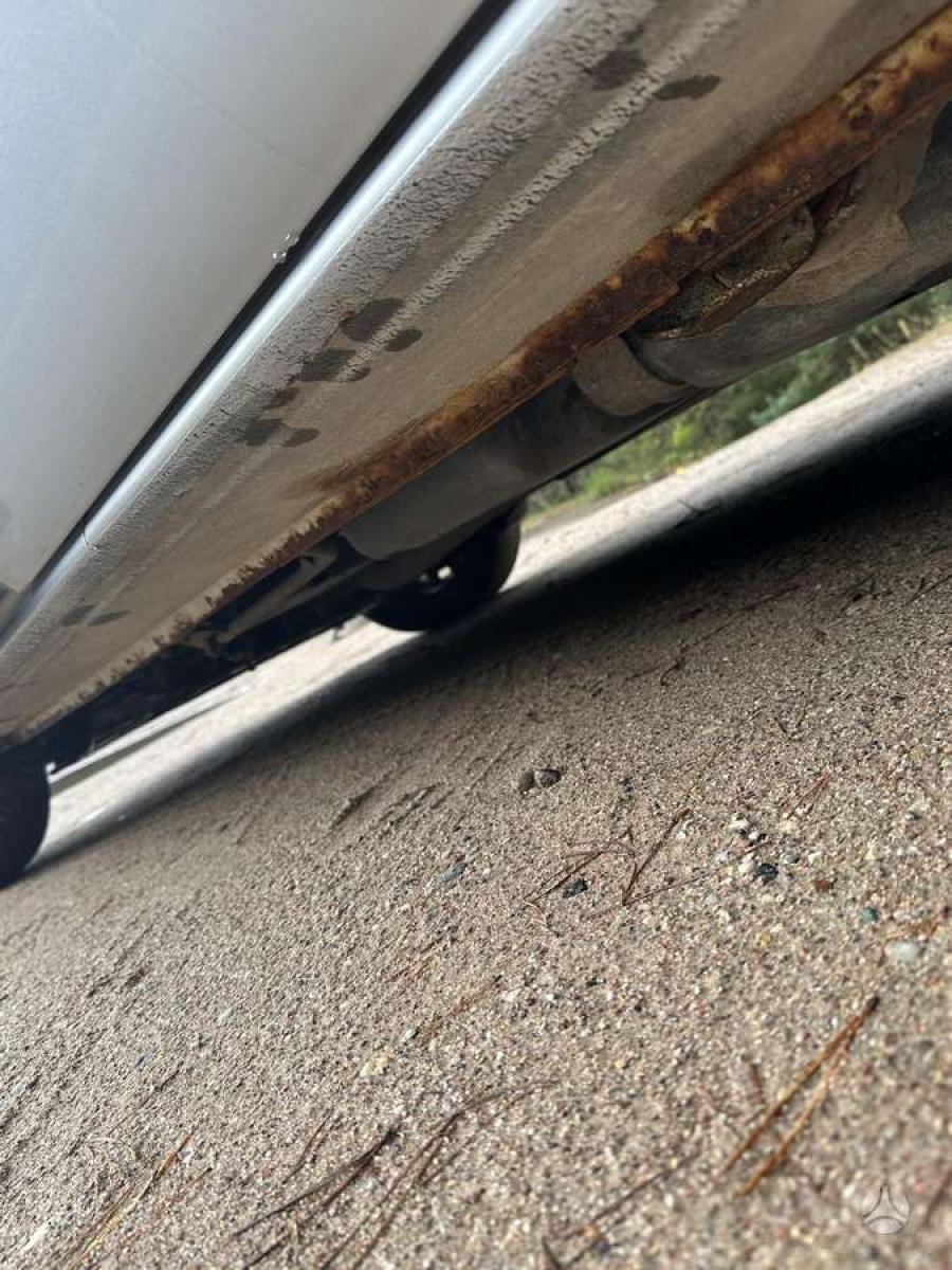 Brūns Chrysler Voyager 2001 Viļņa, ar dzinēja tilpumu 2.50 L un nobraukumu 450 tūkst. km par 1100 €, foto 6 vietnē AUTOMOTO.COM.LV