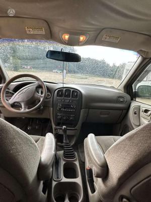 Brūns Chrysler Voyager 2001 Viļņa, ar dzinēja tilpumu 2.50 L un nobraukumu 450 tūkst. km par 1100 €, foto 7 vietnē AUTOMOTO.COM.LV