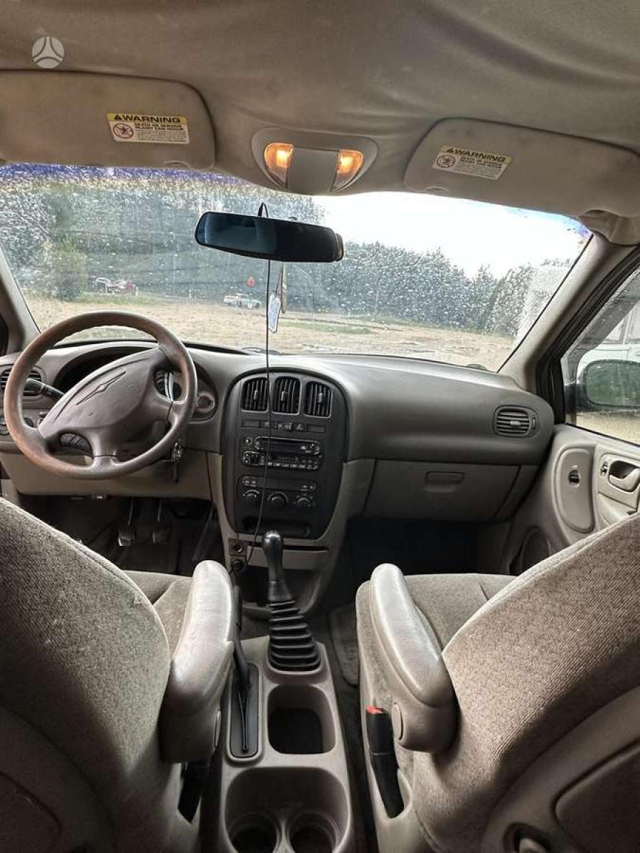 Brūns Chrysler Voyager 2001 Viļņa, ar dzinēja tilpumu 2.50 L un nobraukumu 450 tūkst. km par 1100 €, foto 7 vietnē AUTOMOTO.COM.LV
