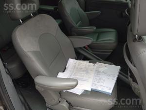 Brūns Chrysler Voyager 2006 Rīga, ar dzinēja tilpumu 2.80 L un nobraukumu 198 tūkst. km par 1995 €, foto 12 vietnē AUTOMOTO.COM.LV