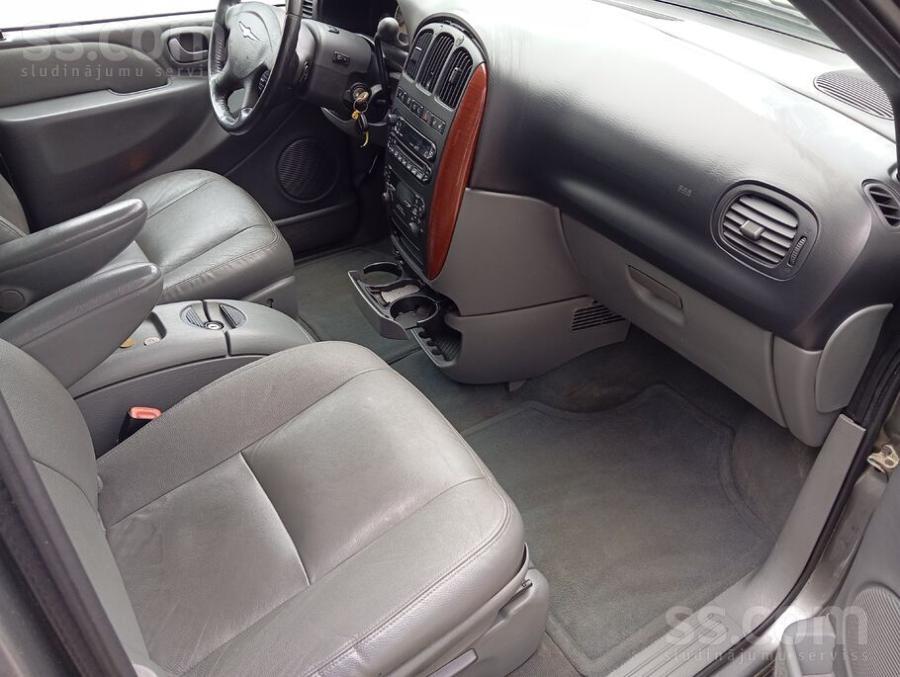 Brūns Chrysler Voyager 2006 Rīga, ar dzinēja tilpumu 2.80 L un nobraukumu 198 tūkst. km par 1995 €, foto 13 vietnē AUTOMOTO.COM.LV