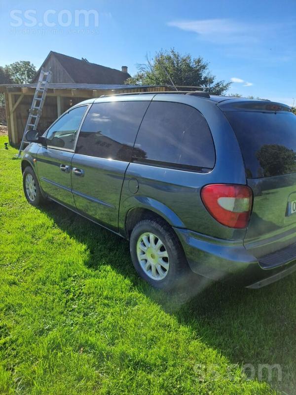 Zaļš Chrysler Voyager 2001 Tukums, ar dzinēja tilpumu 2.50 L un nobraukumu 270 tūkst. km par 2600 €, foto 5 vietnē AUTOMOTO.COM.LV
