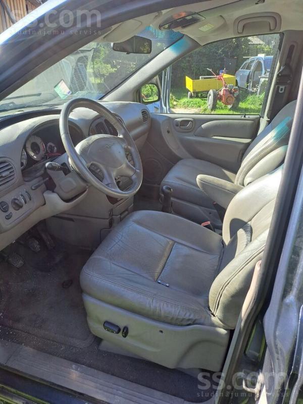 Zaļš Chrysler Voyager 2001 Tukums, ar dzinēja tilpumu 2.50 L un nobraukumu 270 tūkst. km par 2600 €, foto 6 vietnē AUTOMOTO.COM.LV