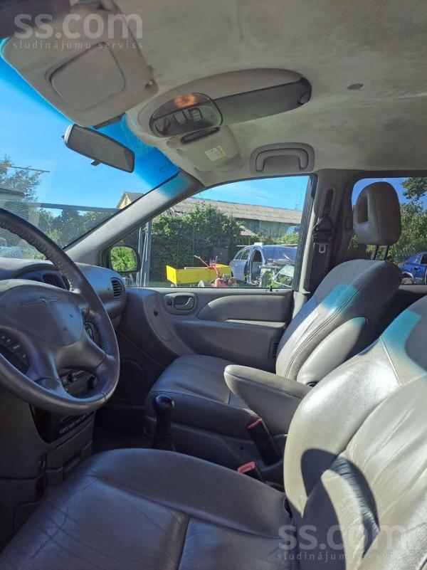 Zaļš Chrysler Voyager 2001 Tukums, ar dzinēja tilpumu 2.50 L un nobraukumu 270 tūkst. km par 2600 €, foto 7 vietnē AUTOMOTO.COM.LV