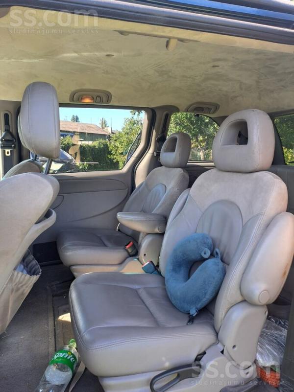 Zaļš Chrysler Voyager 2001 Tukums, ar dzinēja tilpumu 2.50 L un nobraukumu 270 tūkst. km par 2600 €, foto 8 vietnē AUTOMOTO.COM.LV