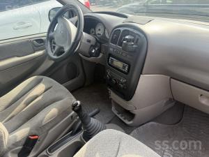 Grey Chrysler Voyager 2004 in Riga, with an engine capacity of 2.40 L and mileage of 0 thousand km for 990 €, photo 4 on AUTOMOTO.COM.LV