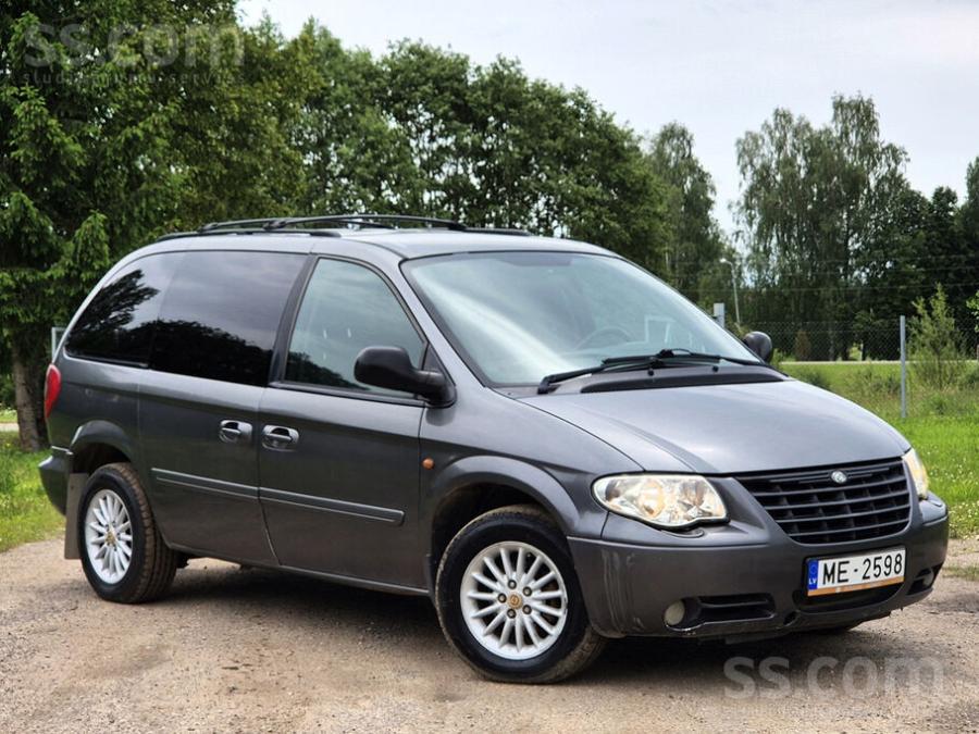 Pelēks Chrysler Voyager 2006 Preiļi, ar dzinēja tilpumu 2.50 L un nobraukumu 291 tūkst. km par 1790 €, foto 1 vietnē AUTOMOTO.COM.LV
