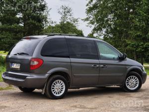 Pelēks Chrysler Voyager 2006 Preiļi, ar dzinēja tilpumu 2.50 L un nobraukumu 291 tūkst. km par 1790 €, foto 5 vietnē AUTOMOTO.COM.LV