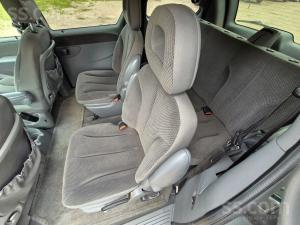 Pelēks Chrysler Voyager 2006 Preiļi, ar dzinēja tilpumu 2.50 L un nobraukumu 291 tūkst. km par 1790 €, foto 8 vietnē AUTOMOTO.COM.LV