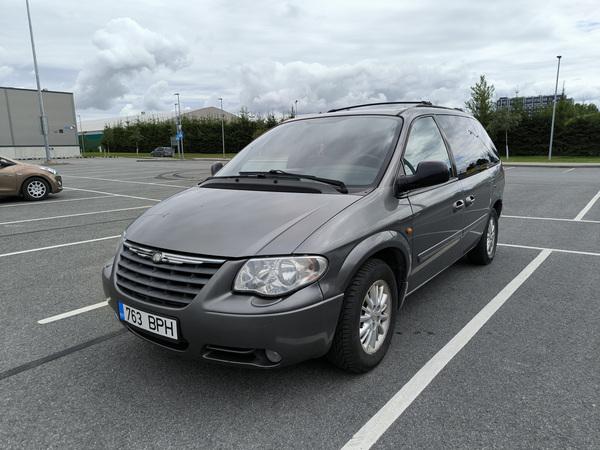 Pelēks Chrysler Voyager 2007 Tallina, ar dzinēja tilpumu 2.50 L un nobraukumu 216 tūkst. km par 1700 €, foto 1 vietnē AUTOMOTO.COM.LV