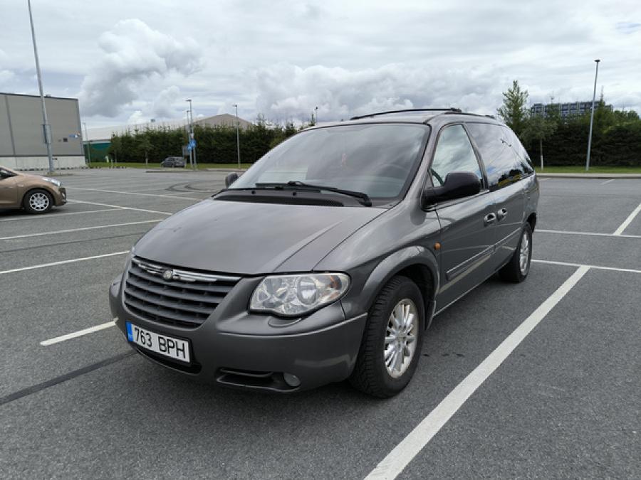 Pelēks Chrysler Voyager 2007 Tallina, ar dzinēja tilpumu 2.50 L un nobraukumu 216 tūkst. km par 1700 €, foto 1 vietnē AUTOMOTO.COM.LV