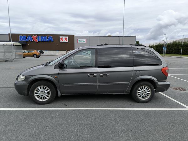 Pelēks Chrysler Voyager 2007 Tallina, ar dzinēja tilpumu 2.50 L un nobraukumu 216 tūkst. km par 1700 €, foto 2 vietnē AUTOMOTO.COM.LV