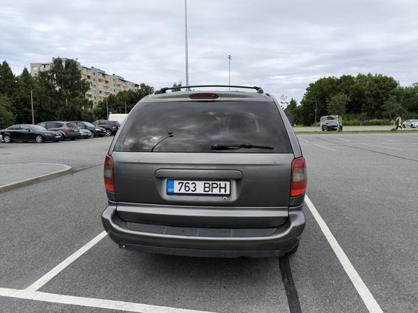 Pelēks Chrysler Voyager 2007 Tallina, ar dzinēja tilpumu 2.50 L un nobraukumu 216 tūkst. km par 1700 €, foto 4 vietnē AUTOMOTO.COM.LV
