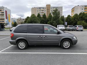 Pelēks Chrysler Voyager 2007 Tallina, ar dzinēja tilpumu 2.50 L un nobraukumu 216 tūkst. km par 1700 €, foto 7 vietnē AUTOMOTO.COM.LV