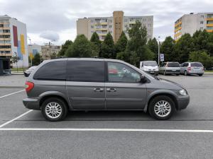 Pelēks Chrysler Voyager 2007 Tallina, ar dzinēja tilpumu 2.50 L un nobraukumu 216 tūkst. km par 1700 €, foto 21 vietnē AUTOMOTO.COM.LV