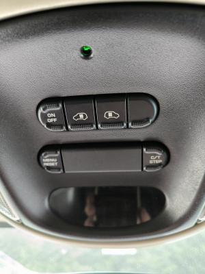 Pelēks Chrysler Voyager 2007 Tallina, ar dzinēja tilpumu 2.50 L un nobraukumu 216 tūkst. km par 1700 €, foto 28 vietnē AUTOMOTO.COM.LV
