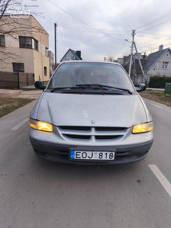 Grey Chrysler Voyager 2000 in Kaunas, with an engine capacity of 2.50 L and mileage of 166 thousand km for 550 €, photo 2 on AUTOMOTO.COM.LV