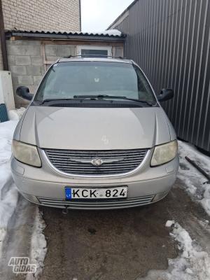 Pelēks Chrysler Voyager 2001 Naujoji Akmenė, ar dzinēja tilpumu 3.30 L un nobraukumu 330 tūkst. km par 900 €, foto  vietnē AUTOMOTO.COM.LV