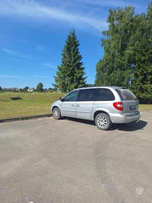 Grey Chrysler Voyager 2002 in Kursenai, with an engine capacity of 0.00 L and mileage of 430 thousand km for 250 €, photo  on AUTOMOTO.COM.LV