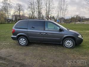 Grey Chrysler Voyager 2003 in Bauska, with an engine capacity of 2.80 L and mileage of 364 thousand km for 800 €, photo  on AUTOMOTO.COM.LV
