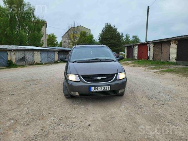 Pelēks Chrysler Voyager 2003 Talsi, ar dzinēja tilpumu 2.50 L un nobraukumu 360 tūkst. km par 1100 €, foto 1 vietnē AUTOMOTO.COM.LV