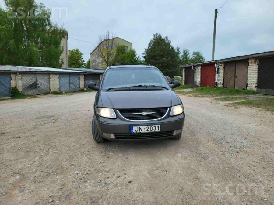 Pelēks Chrysler Voyager 2003 Talsi, ar dzinēja tilpumu 2.50 L un nobraukumu 360 tūkst. km par 1100 €, foto 1 vietnē AUTOMOTO.COM.LV