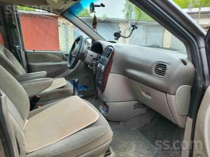 Pelēks Chrysler Voyager 2003 Talsi, ar dzinēja tilpumu 2.50 L un nobraukumu 360 tūkst. km par 1100 €, foto 3 vietnē AUTOMOTO.COM.LV