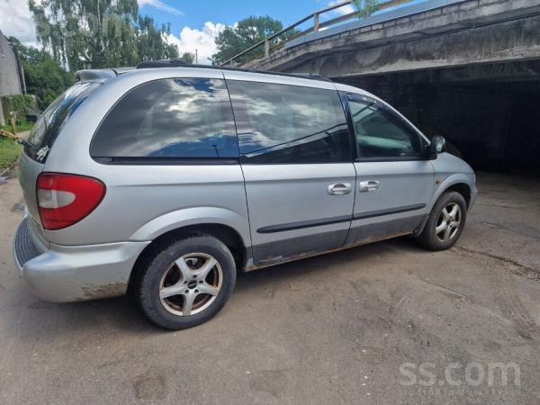 Grey Chrysler Voyager 2003 in Riga, with an engine capacity of 2.50 L and mileage of 288 thousand km for 900 €, photo 3 on AUTOMOTO.COM.LV