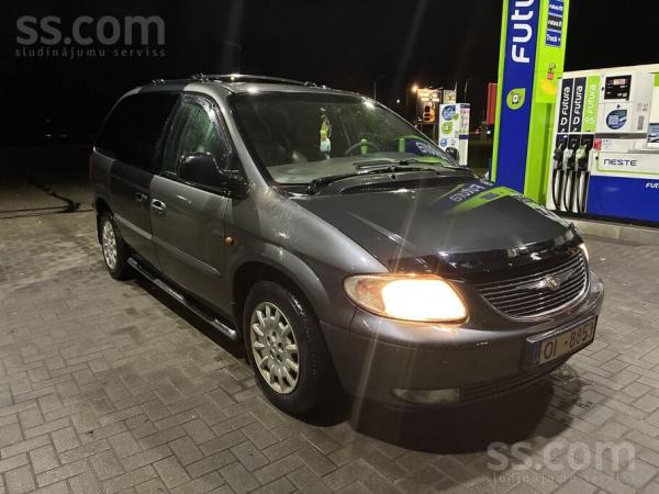 Grey Chrysler Voyager 2003 in Riga, with an engine capacity of 2.50 L and mileage of 342 thousand km for 1100 €, photo 1 on AUTOMOTO.COM.LV