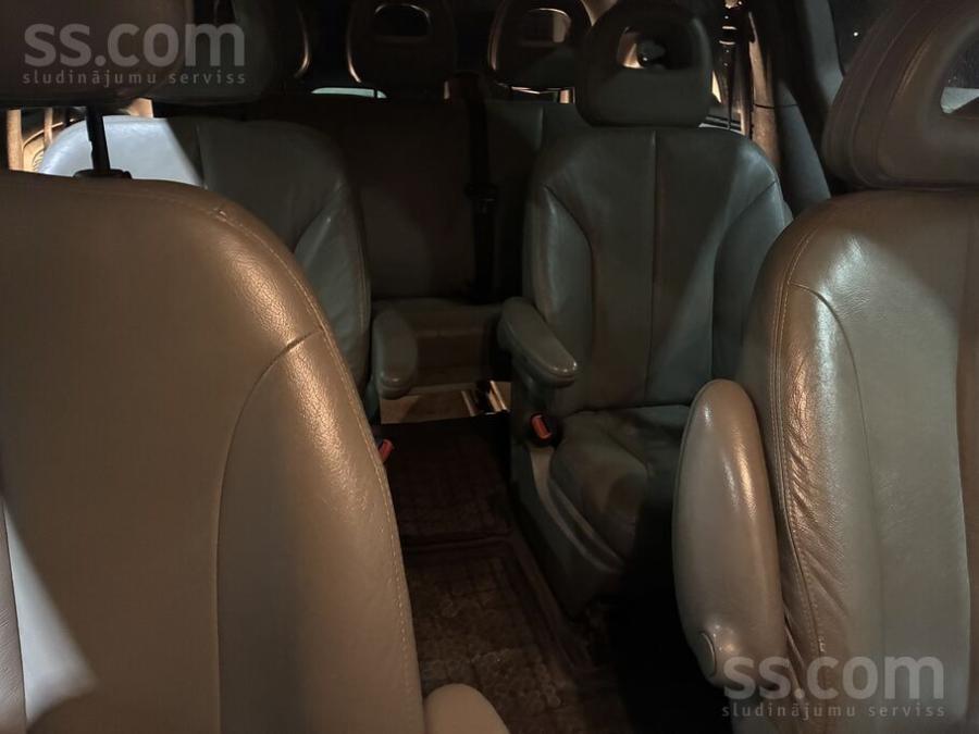 Pelēks Chrysler Voyager 2003 Rīga, ar dzinēja tilpumu 2.50 L un nobraukumu 342 tūkst. km par 1100 €, foto 6 vietnē AUTOMOTO.COM.LV