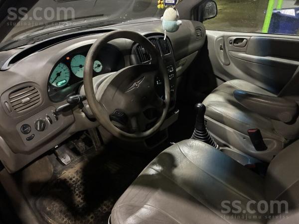 Grey Chrysler Voyager 2003 in Riga, with an engine capacity of 2.50 L and mileage of 342 thousand km for 1100 €, photo 7 on AUTOMOTO.COM.LV