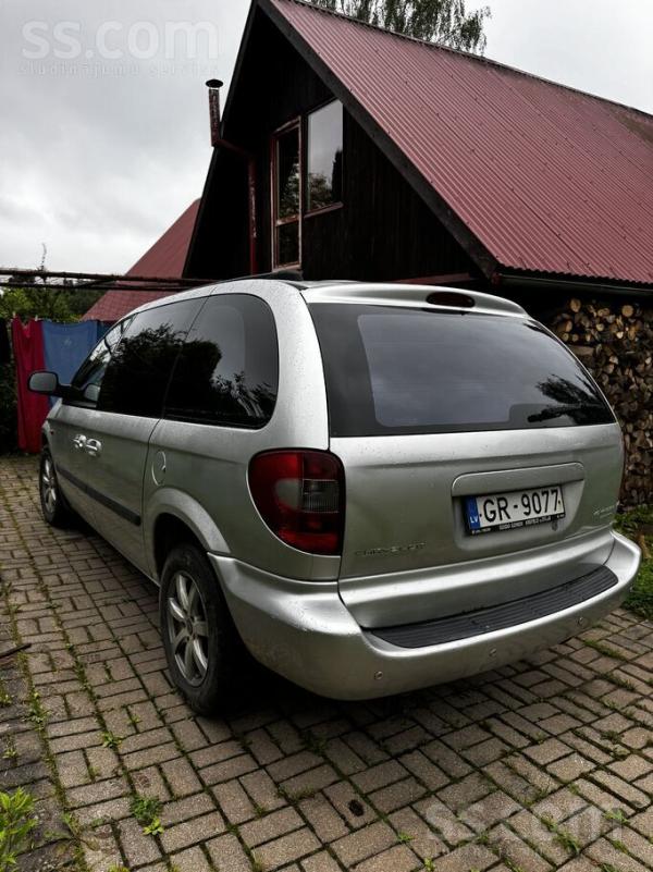 Grey Chrysler Voyager 2004 in Balvi, with an engine capacity of 2.80 L and mileage of 188 thousand km for 6990 €, photo 5 on AUTOMOTO.COM.LV