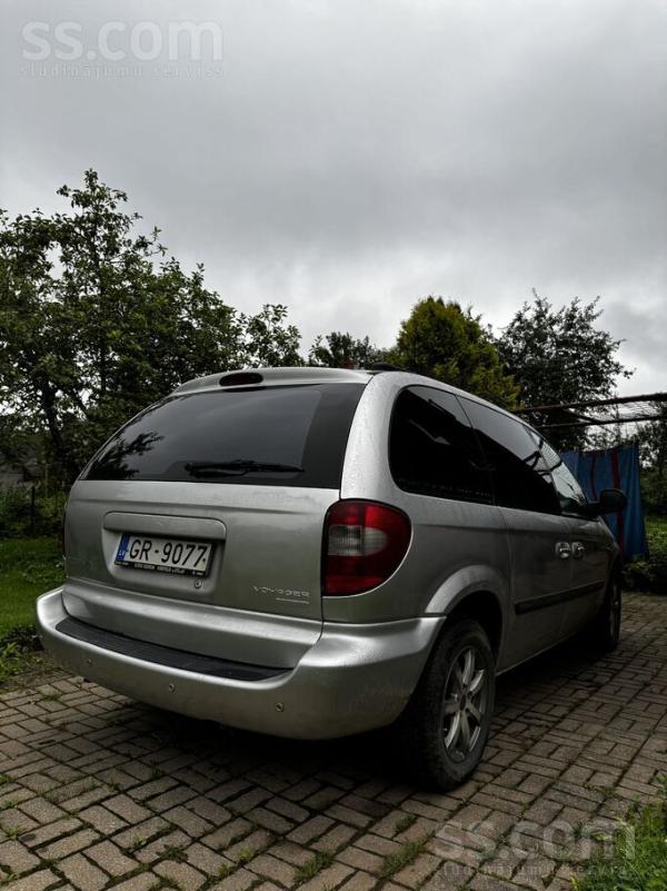 Pelēks Chrysler Voyager 2004 Balvi, ar dzinēja tilpumu 2.80 L un nobraukumu 188 tūkst. km par 6990 €, foto 4 vietnē AUTOMOTO.COM.LV