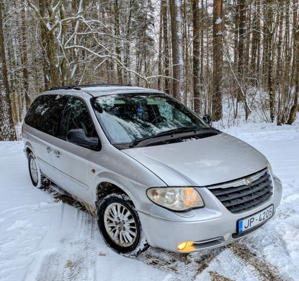 Pelēks Chrysler Voyager 2004 Tukums, ar dzinēja tilpumu 2.80 L un nobraukumu 297 tūkst. km par 1100 €, foto 1 vietnē AUTOMOTO.COM.LV