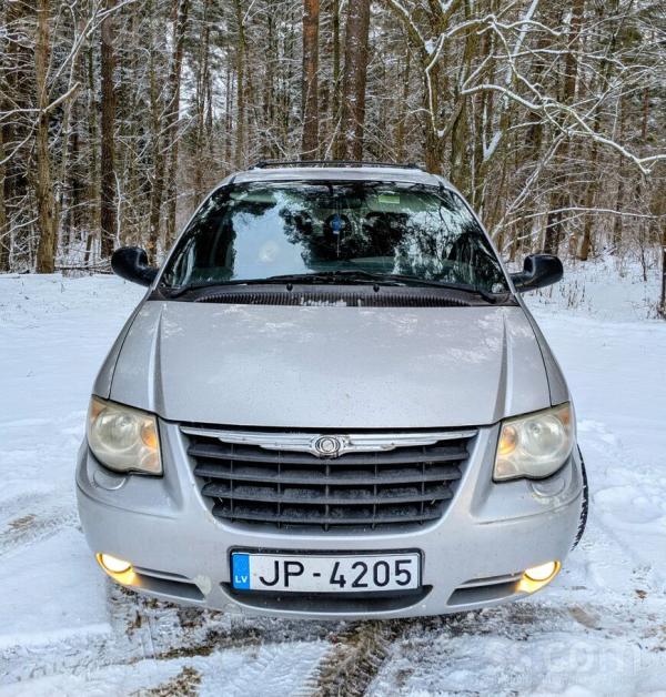 Pelēks Chrysler Voyager 2004 Tukums, ar dzinēja tilpumu 2.80 L un nobraukumu 297 tūkst. km par 1100 €, foto 2 vietnē AUTOMOTO.COM.LV