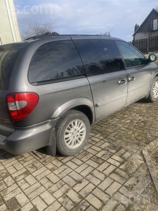 Grey Chrysler Voyager 2004 in Rezekne, with an engine capacity of 2.80 L and mileage of 0 thousand km for 2100 €, photo 1 on AUTOMOTO.COM.LV