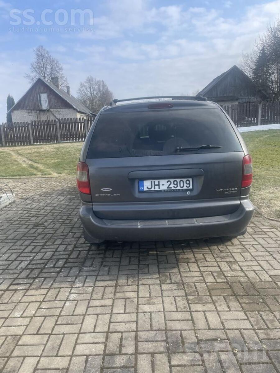 Pelēks Chrysler Voyager 2004 Rēzekne, ar dzinēja tilpumu 2.80 L un nobraukumu 0 tūkst. km par 2100 €, foto 4 vietnē AUTOMOTO.COM.LV