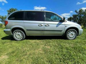 Grey Chrysler Voyager 2004 in Lazdijai, with an engine capacity of 2.78 L and mileage of 288 thousand km for 500 €, photo 4 on AUTOMOTO.COM.LV
