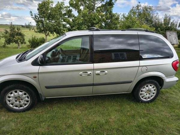 Grey Chrysler Voyager 2004 in Lazdijai, with an engine capacity of 2.78 L and mileage of 288 thousand km for 500 €, photo 4 on AUTOMOTO.COM.LV