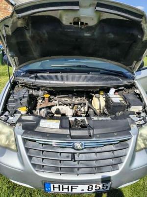Grey Chrysler Voyager 2004 in Lazdijai, with an engine capacity of 2.78 L and mileage of 288 thousand km for 500 €, photo 9 on AUTOMOTO.COM.LV
